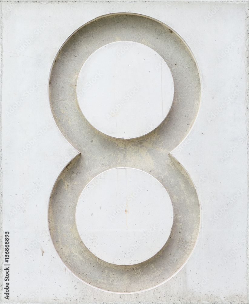 Concrete wall with number 8 - Muro in cemento armato con il numero 8 ...