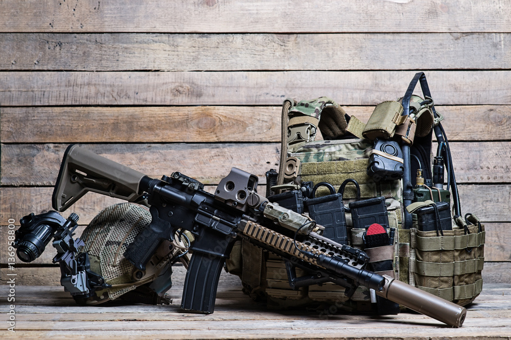 Bulletproof vest,rifle and helmet/Flak jacket with ammo military ...