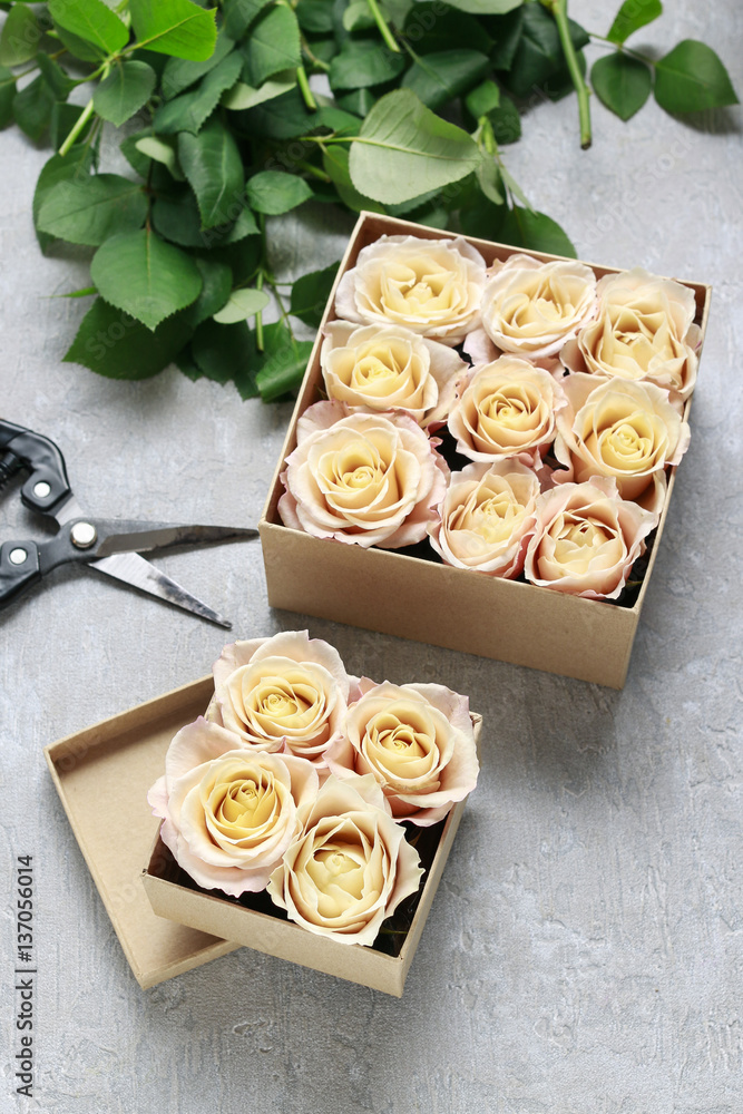 How to make box with flowers, step by step, tutorial. Proposal o Stock ...