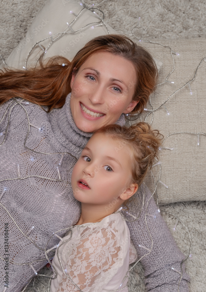 mutter tochter Stock-Foto | Adobe Stock