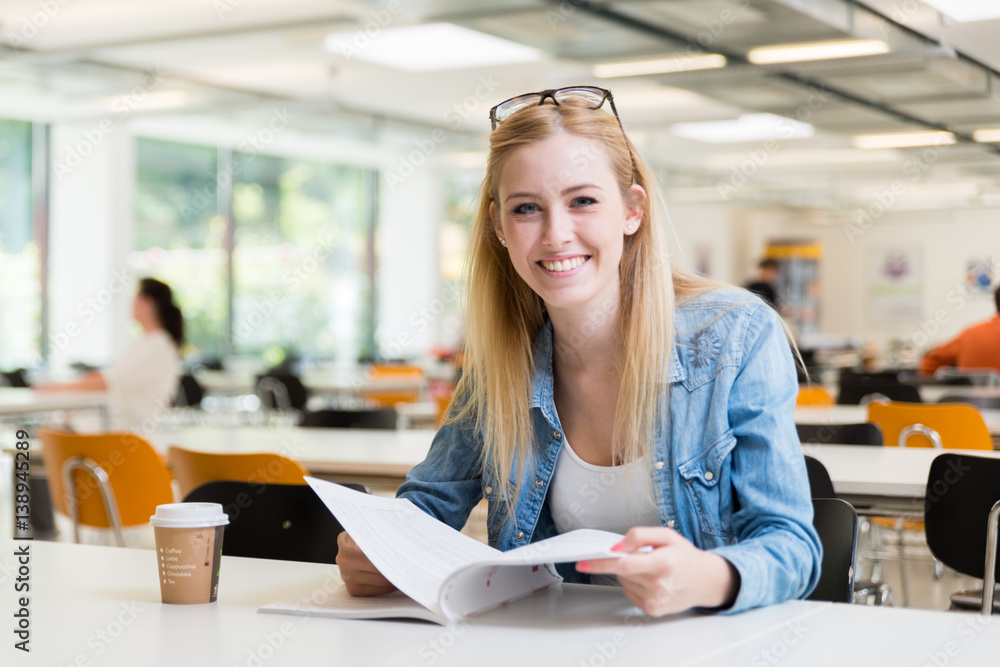 Studentin beim Lernen Stock Photo | Adobe Stock