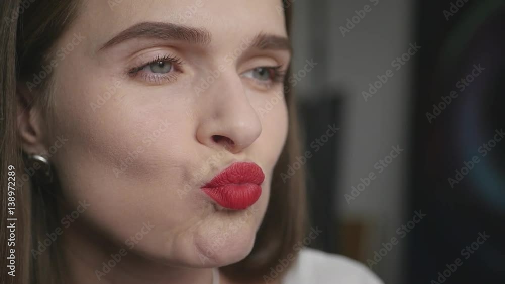 bright girl with beautiful red lipstick, smiling, delat kiss lips, HD ...