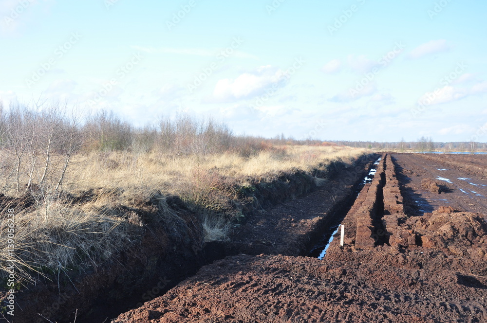 Torfabbau im entwässerten Moor Stock-Foto | Adobe Stock