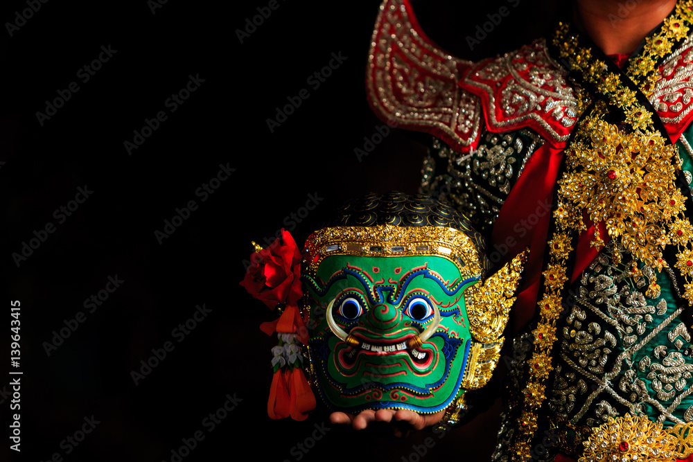 Khon mask, Art culture Thailand Dancing in masked Khon Hanuman in ...