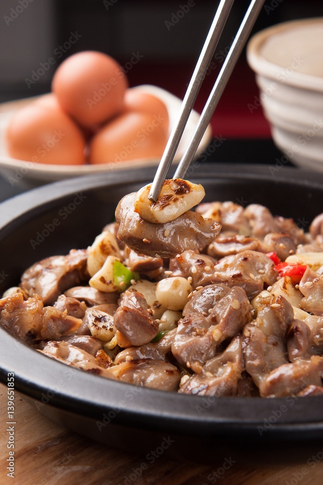 dak ddong jip is Stir-fried Chicken Gizzard foto de Stock | Adobe Stock