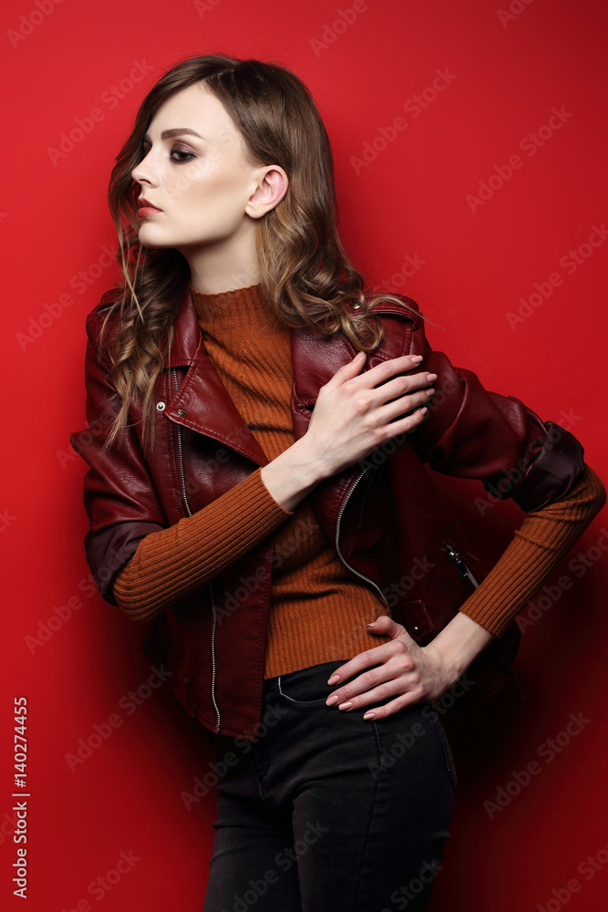 fashion model beautiful young woman. leather jacket, studio shot foto ...
