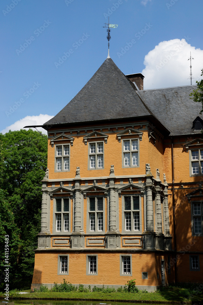 Schloss Rheydt in Mönchengladbach-Rheydt, Nordrhein-Westfalen Stock ...