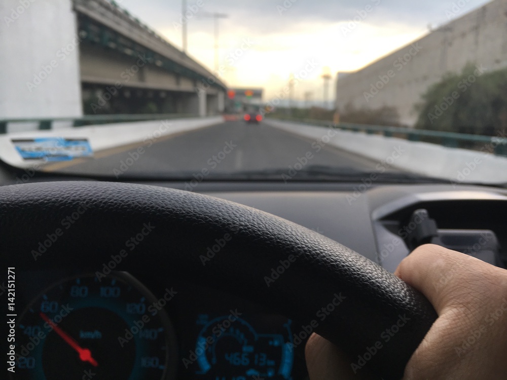 Manejando auto foto de Stock | Adobe Stock