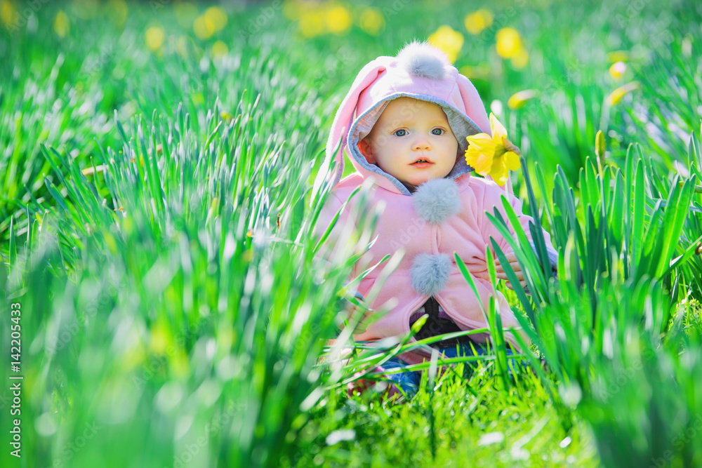 baby und blumen Stock Photo | Adobe Stock