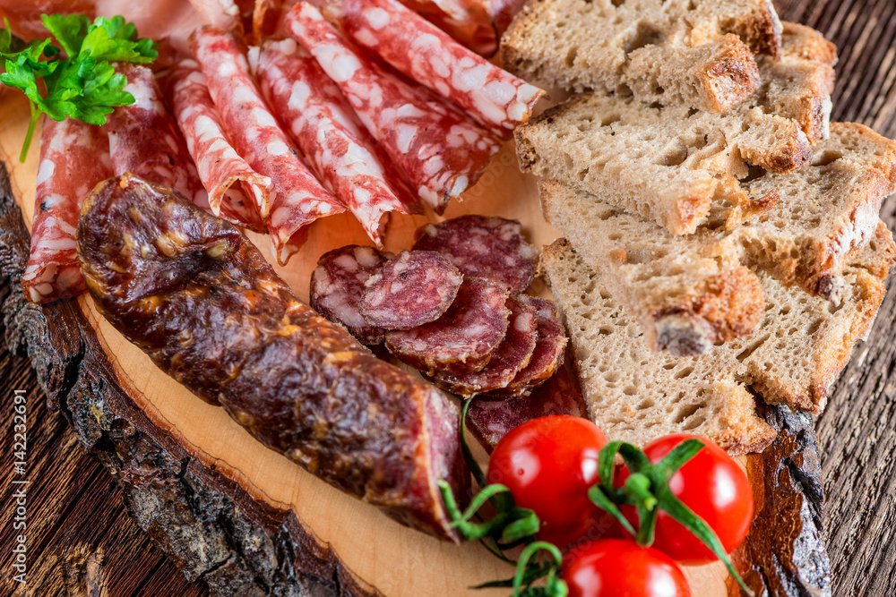 Brettljausn - Wurst und Käse Platte - Jause Stock Photo | Adobe Stock