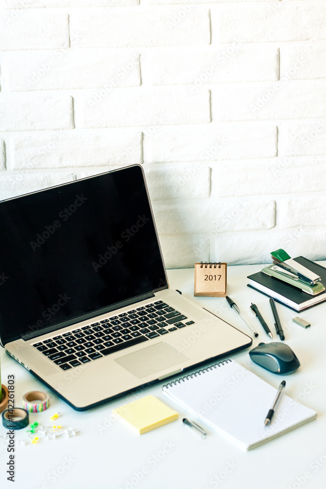 Office table desk workspace with laptop notebook pc stick notes on ...