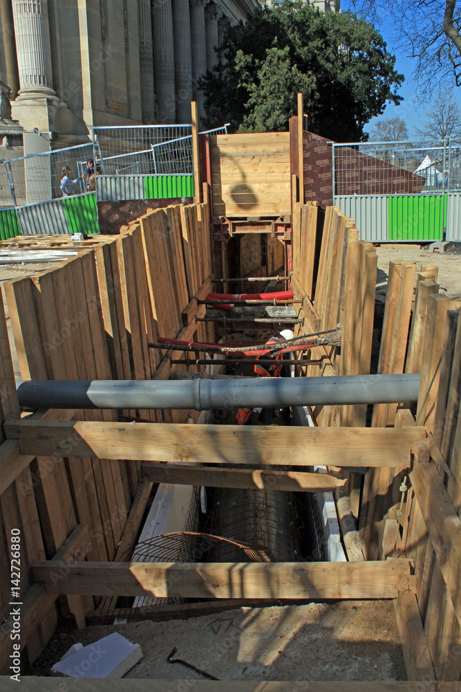 Travaux, tranchées de canalisation Stock Photo | Adobe Stock