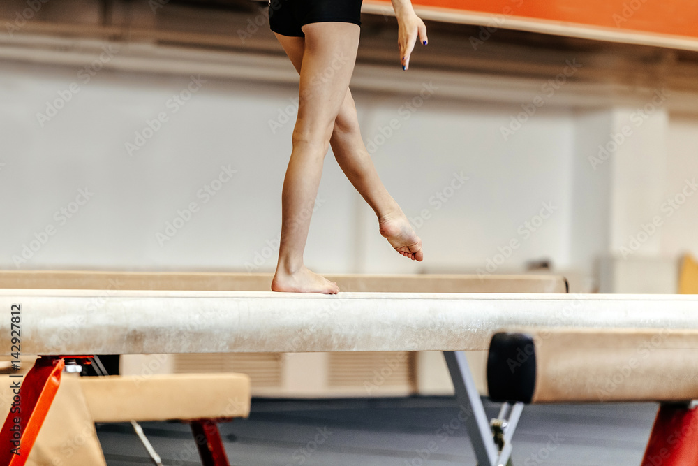 exercises on balance beam female gymnast competitions in gymnastics ...