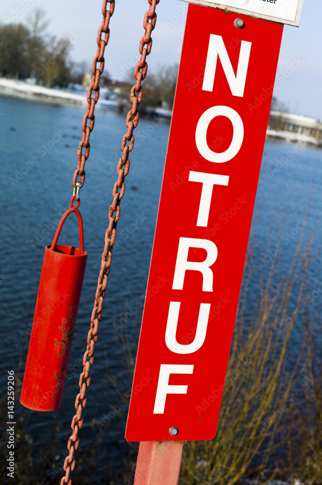 Schild mit Schriftzug Notruf Stock Photo | Adobe Stock