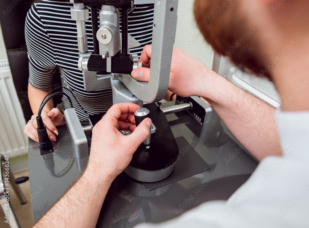 Slit lamp examination. Biomicroscopy of the anterior eye segment. Basic ...