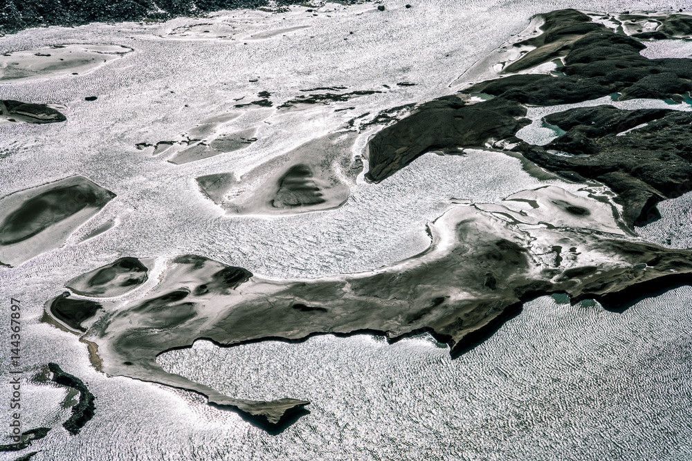 Gletschersee am Großglockners in Österreich mit Gletschereis als Frau ...