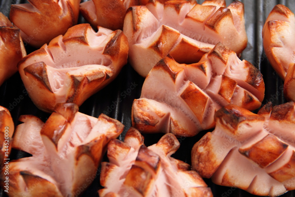 gegrillte Lyoner Stock-Foto | Adobe Stock