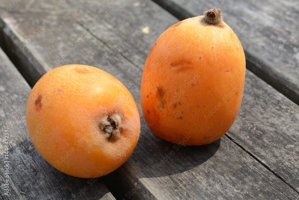 Nèfle du Japon, fruit du néflier du Japon Stock Photo | Adobe Stock