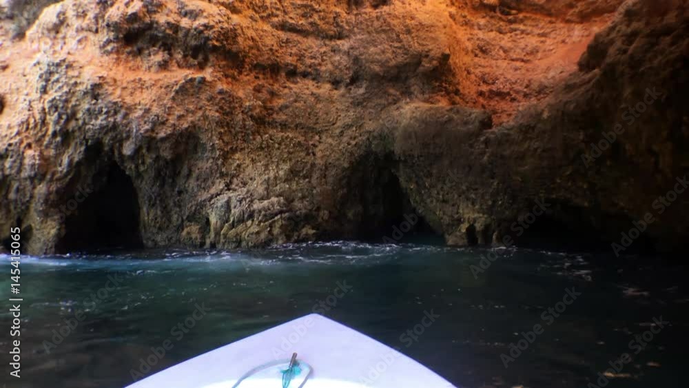 Vidéo Stock Sailing Inside Grotto In Sea POV. POV boat scene floating into the ocean going ...