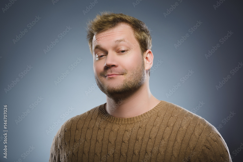 Foto de Arrogant bold self important stuck up man with napoleon complex ...