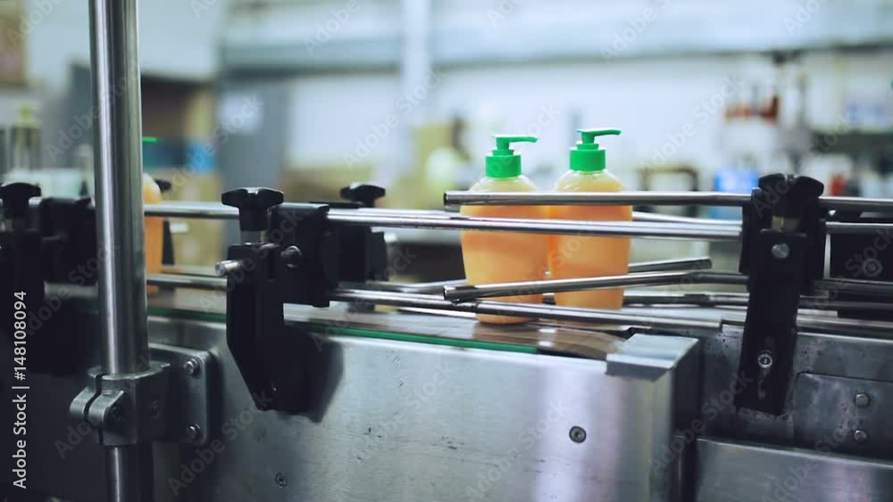 Packaging machine / process of packaging liquid soap in a modern ...