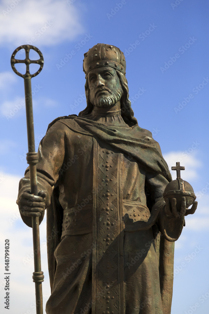 Bronze sculpture of Tsar Stephen Dushan in downtown Skopje, Macedonia ...