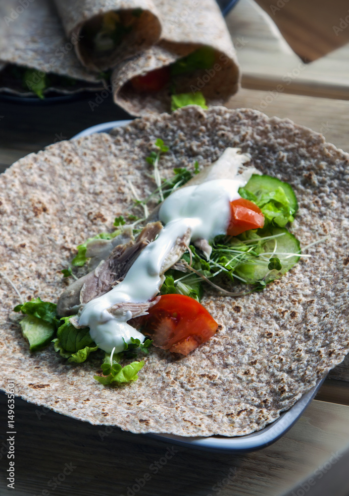 Healthy chicken, salad & yoghurt on wholemeal wrap. Ideas for fillings ...