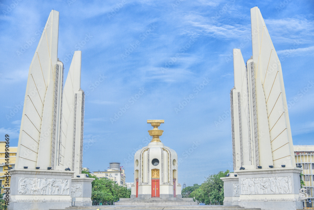 Thailand democracy monument ( Anusawari Prachathipatai ) public ...
