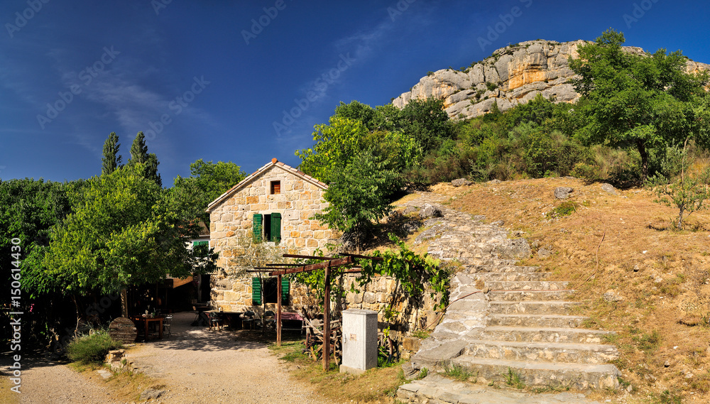 Lehr- und Spazierpfad Stinice - Roski slap - Ozidana pecina, u.a ...