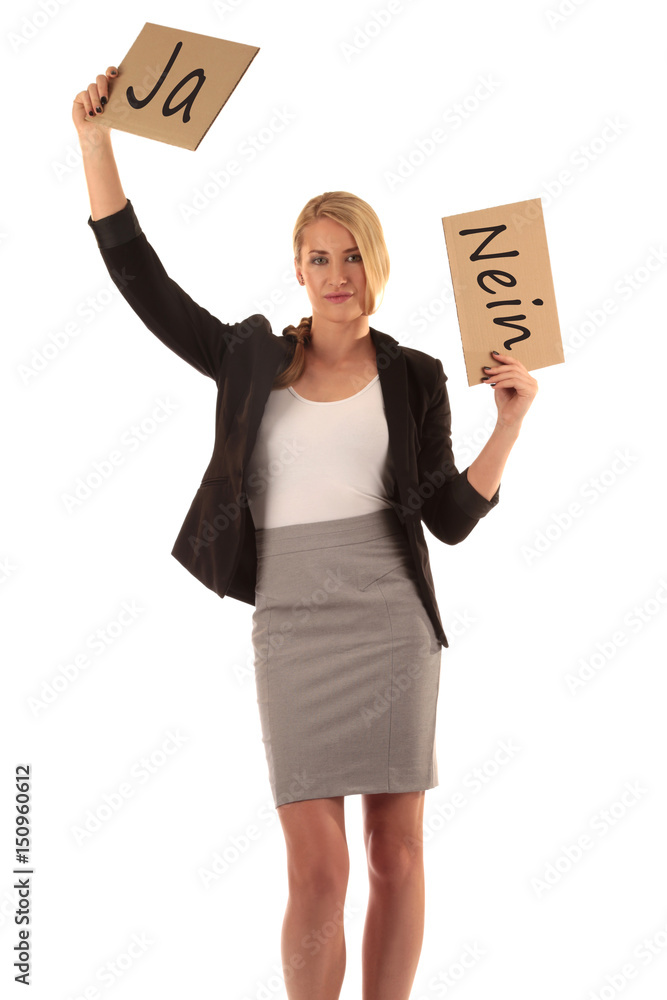 Eine Frau hält zwei Schilder hoch mit Beschriftung Ja Nein Stock-Foto ...