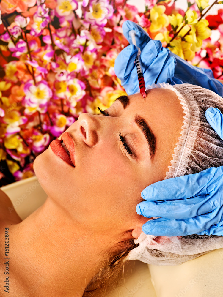 Foto de Filler injection for female forehead face. Plastic aesthetic ...