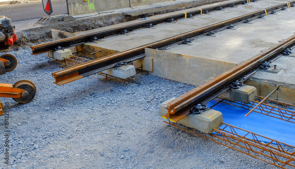 Verlegung von neuen Straßenbahnschienen Stock Photo | Adobe Stock