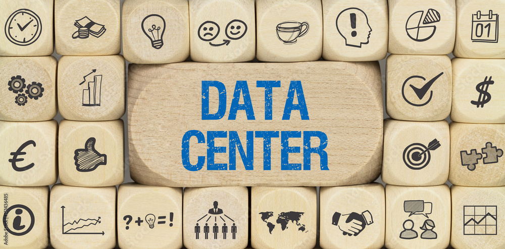 Data Center / Würfel mit Symbole Stock Photo | Adobe Stock