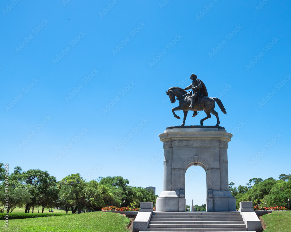 Foto de The statue of Sam Houston in Hermann Park, downtown of Houston ...