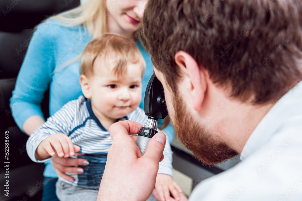 Direct ophthalmoscopy. Retinal examination. Fundoscopy. Child vision ...