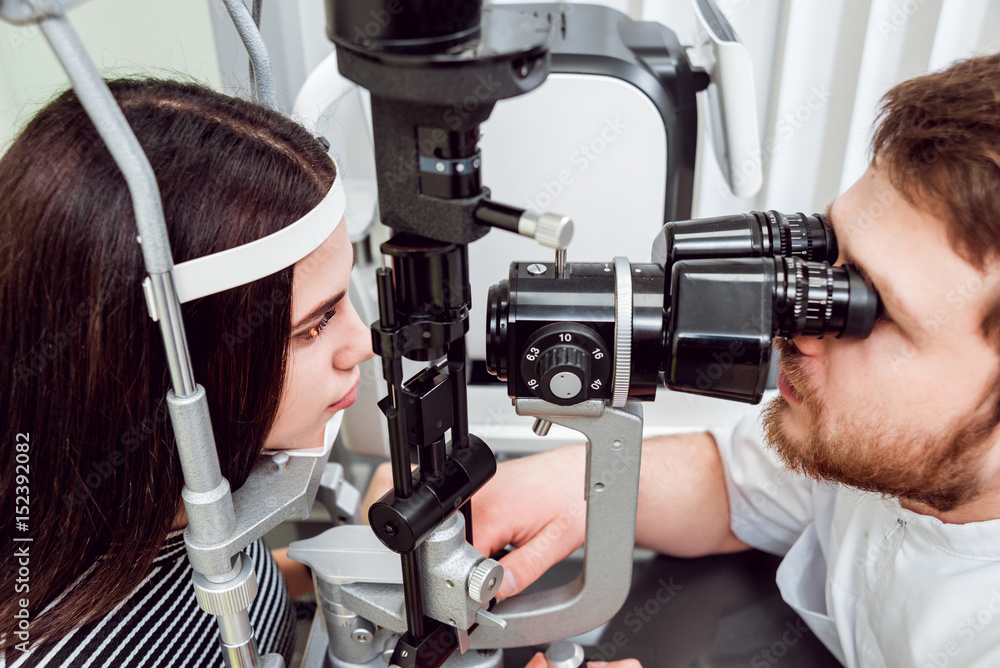 Slit lamp examination. Biomicroscopy of the anterior eye segment. Basic ...