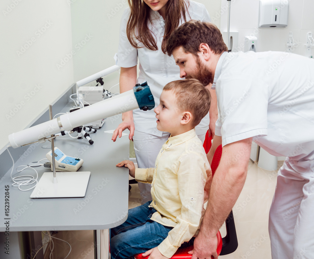 Orthoptics. Pleoptics. Doctor explains how to use ophthalmic equipment ...