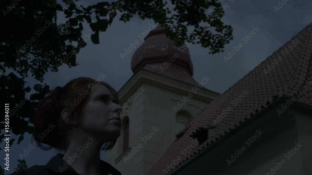 Vidéo Stock Beautiful woman with red hair in view from bellow, bottom ...