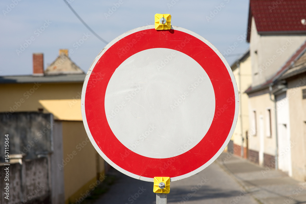 Stoppschild / Stoppschild an einer Strasse Stock Photo | Adobe Stock