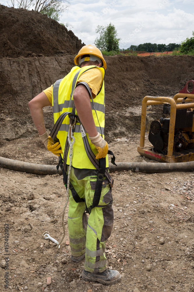 operaio al lavoro Stock Photo | Adobe Stock