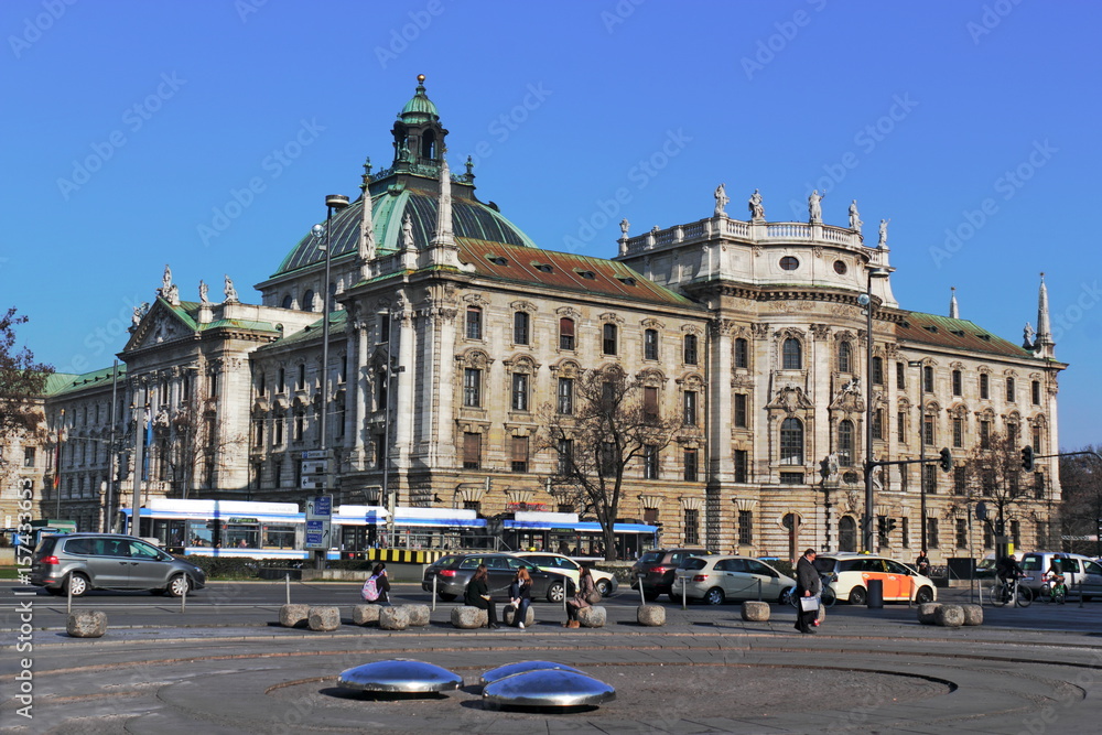 München, Karlsplatz und Justizpalast Stock Photo | Adobe Stock