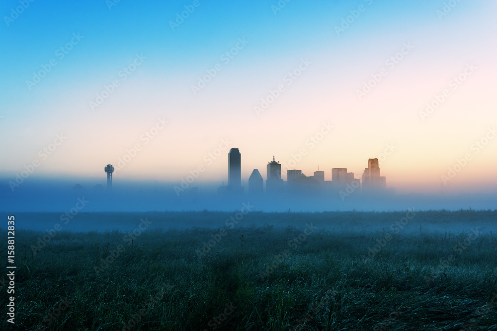 Foggy Dallas Dawn Foto Stok | Adobe Stock
