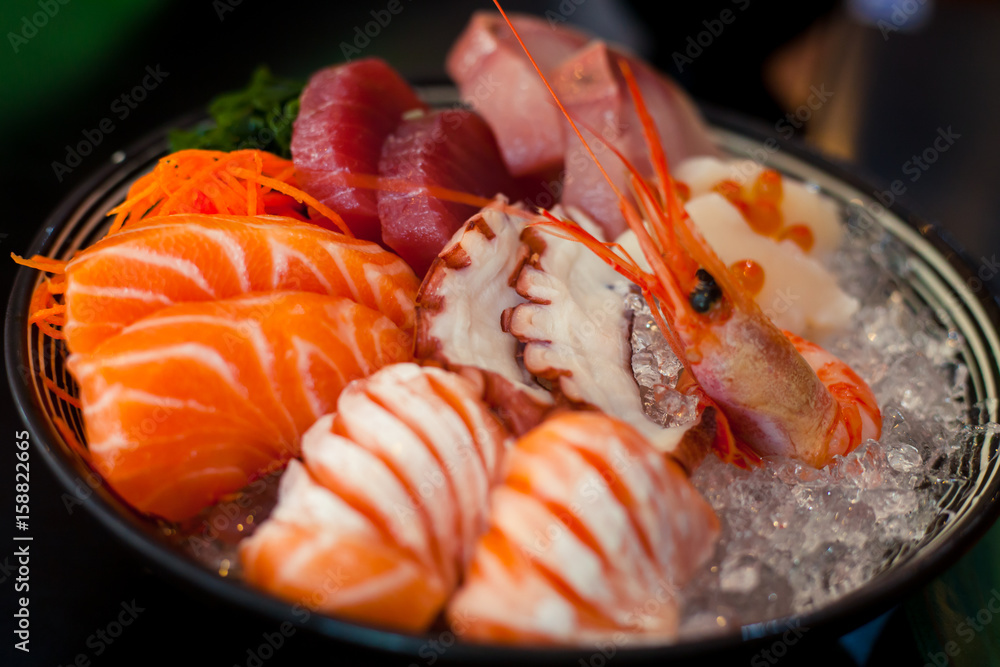Foto de Sashimi is a Japanese delicacy consisting of very fresh raw ...