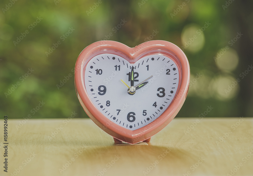 Beautiful Pink Heart Clock with time series from 1 O'Clock to 12 O ...