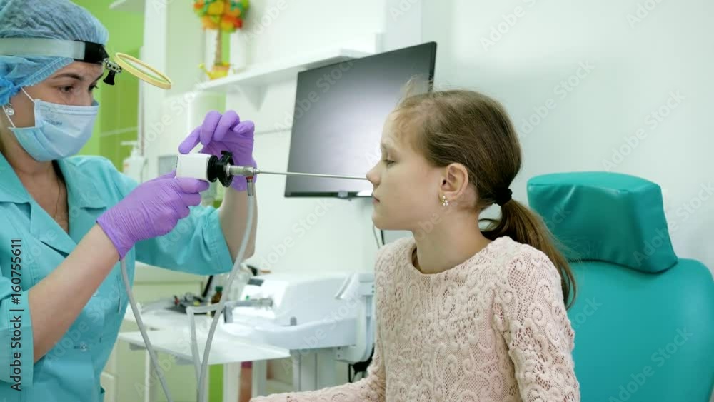 Vídeo do Stock: Preventive inspection at child reception at ENT doctor ...