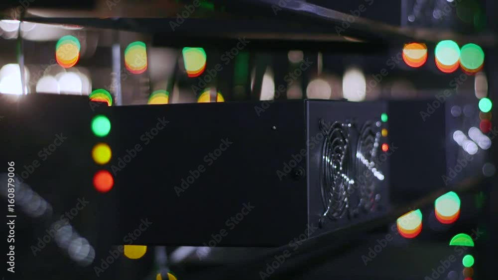 Seamlessly looping animation of rack servers in data center Stock ビデオ ...