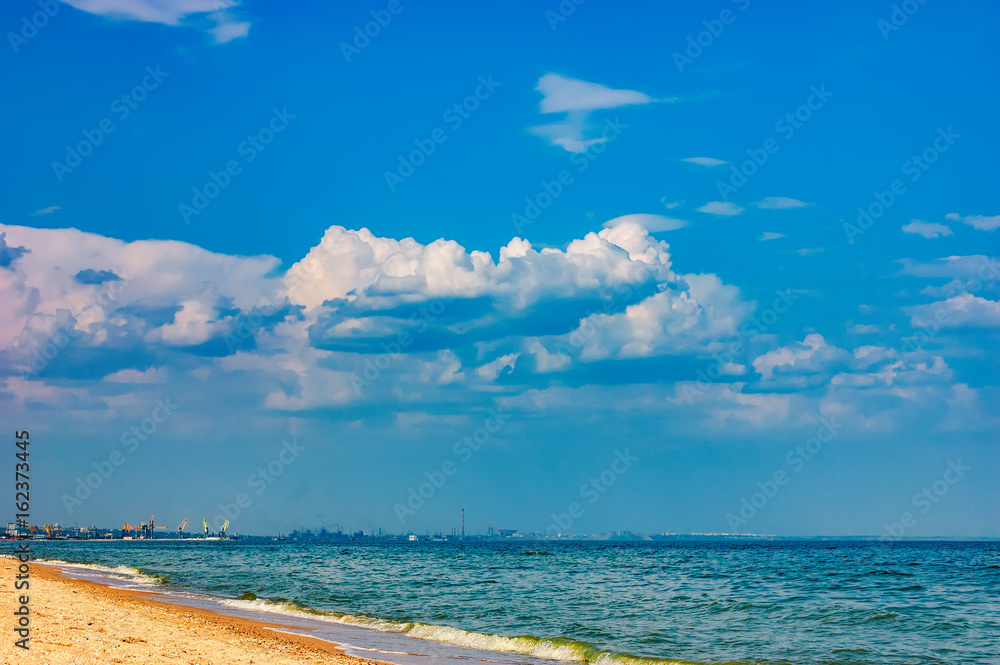 Coastline of the Sea of Azov with sandy beach in a sunny day, Ukraine ...