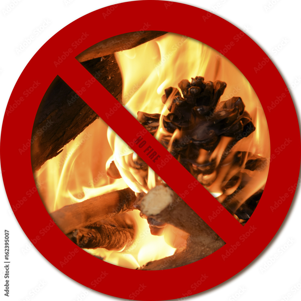 Prohibido encender fuego. Advertencia de la prohibición de encender ...