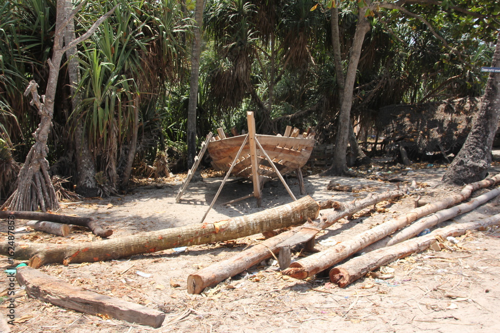 Building a Traditional Dhow / Nungwi Beach, Zanzibar Island, Tanzania ...