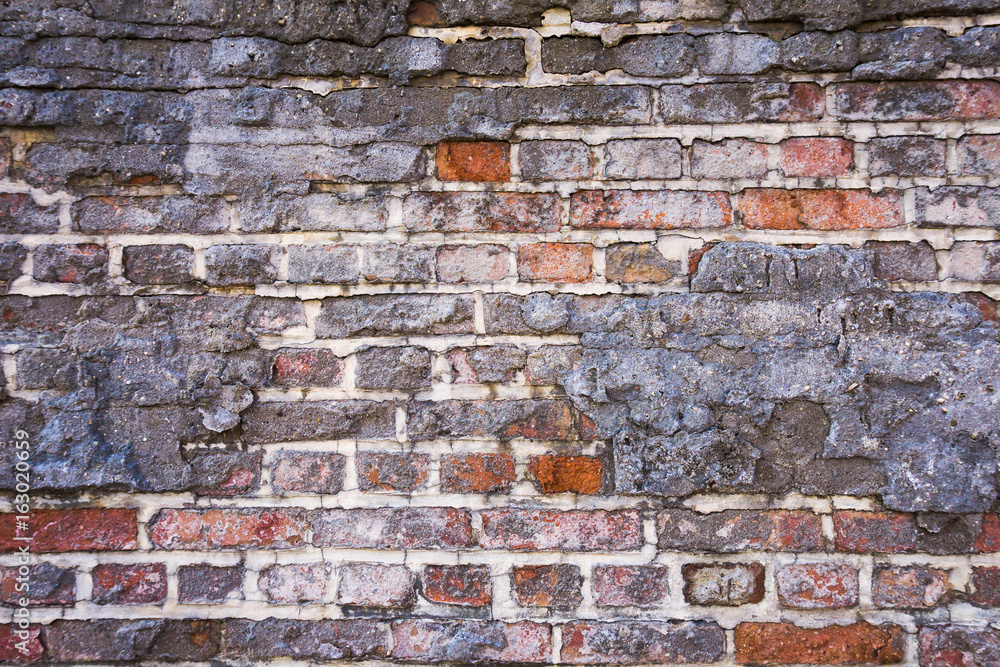 verwitterte Ziegelsteinmauer Stock-Foto | Adobe Stock